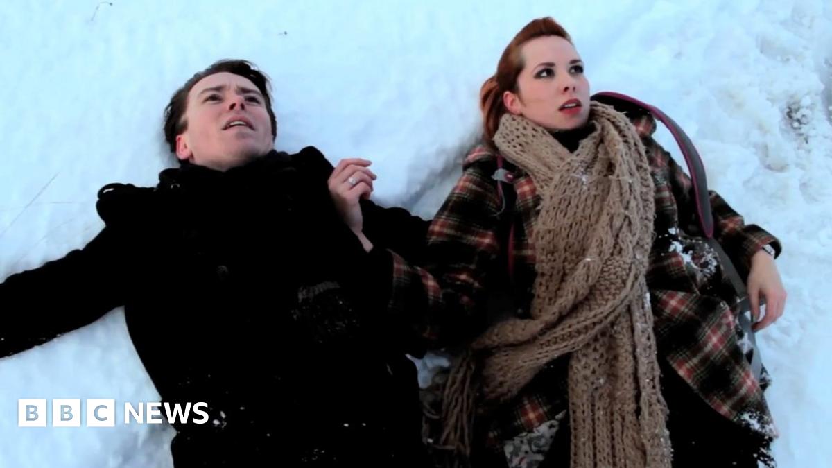 Comedy Perfect Strangers to screen at Glasgow festival - BBC News