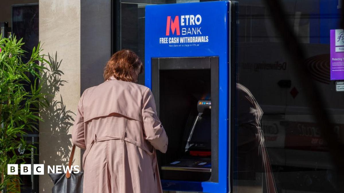 Metro Bank scraps seven-day a week opening and cuts jobs - BBC News
