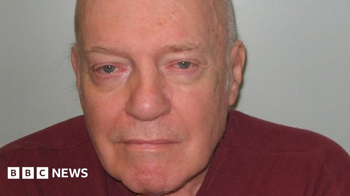 Ex-DJ Chris Denning admits child sex offences - BBC News