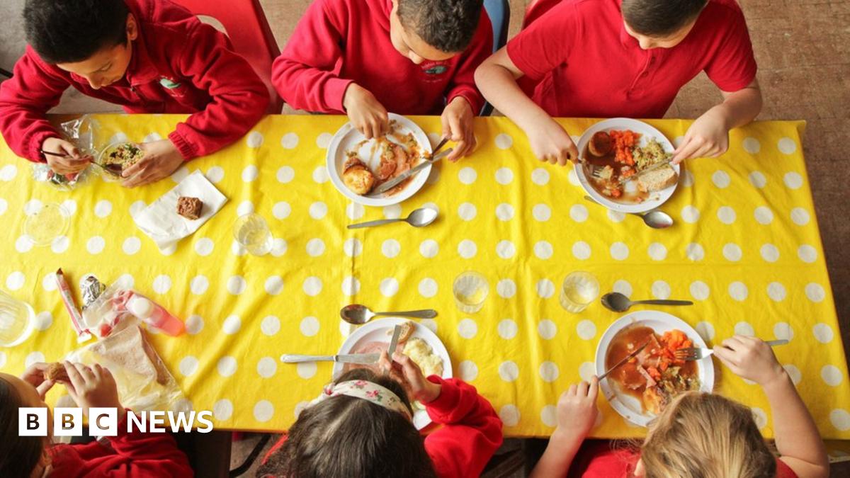 What to do if your child is overweight - BBC News