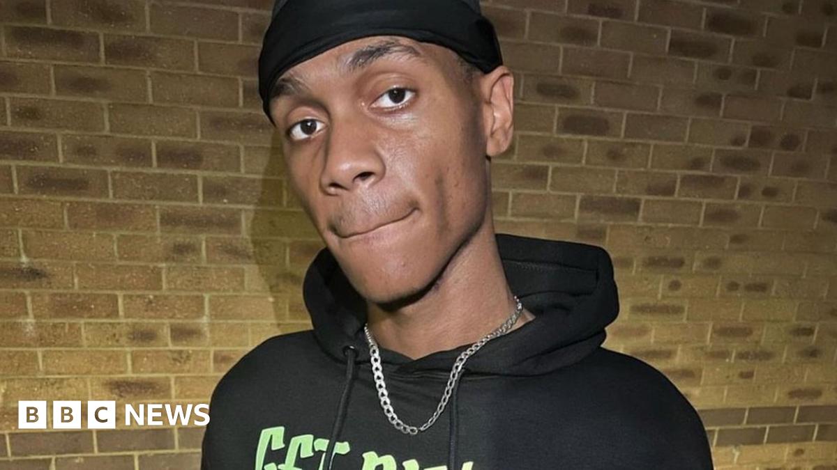 Appeal for murdered Bristol rapper's pregnant partner - BBC News