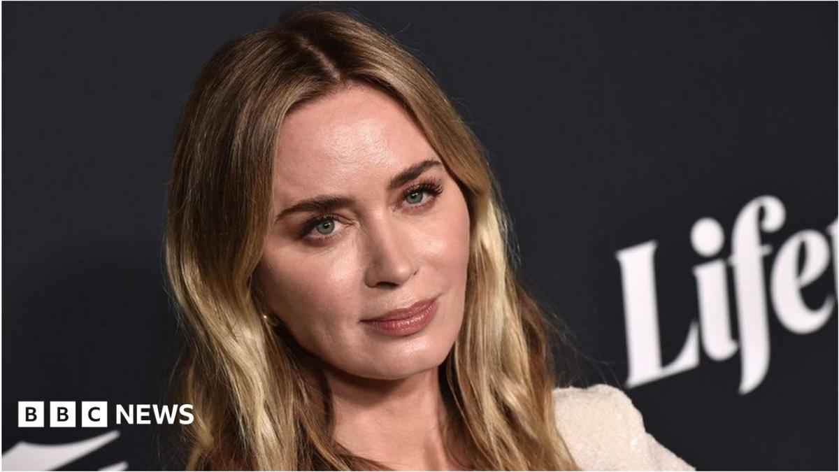 Emily Blunt: 'I want to make a movie about a stutterer' - BBC News