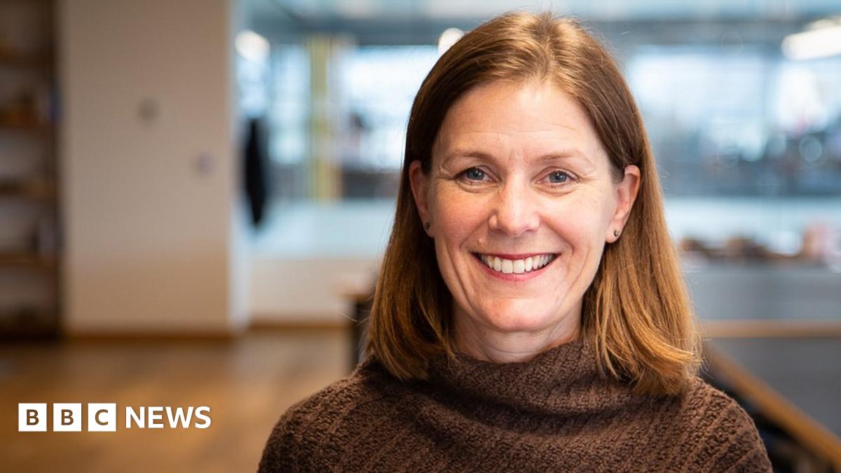Have female CEOs coped better with Covid than men? - BBC News