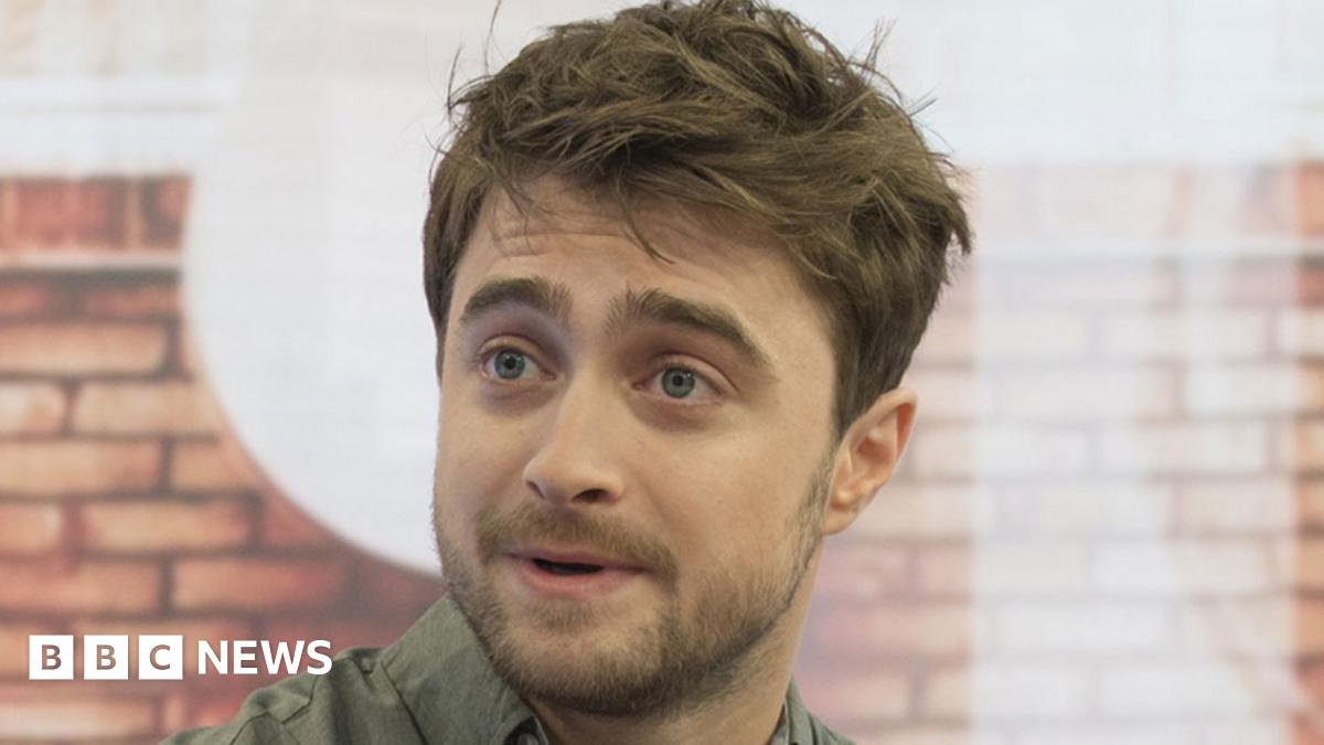Daniel Radcliffe 'yet to see' Harry Potter and the Cursed Child - BBC News
