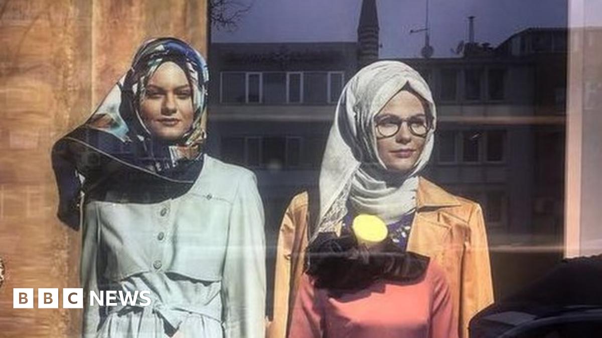 Reina attack highlights widening chasm in Turkish lifestyles - BBC News