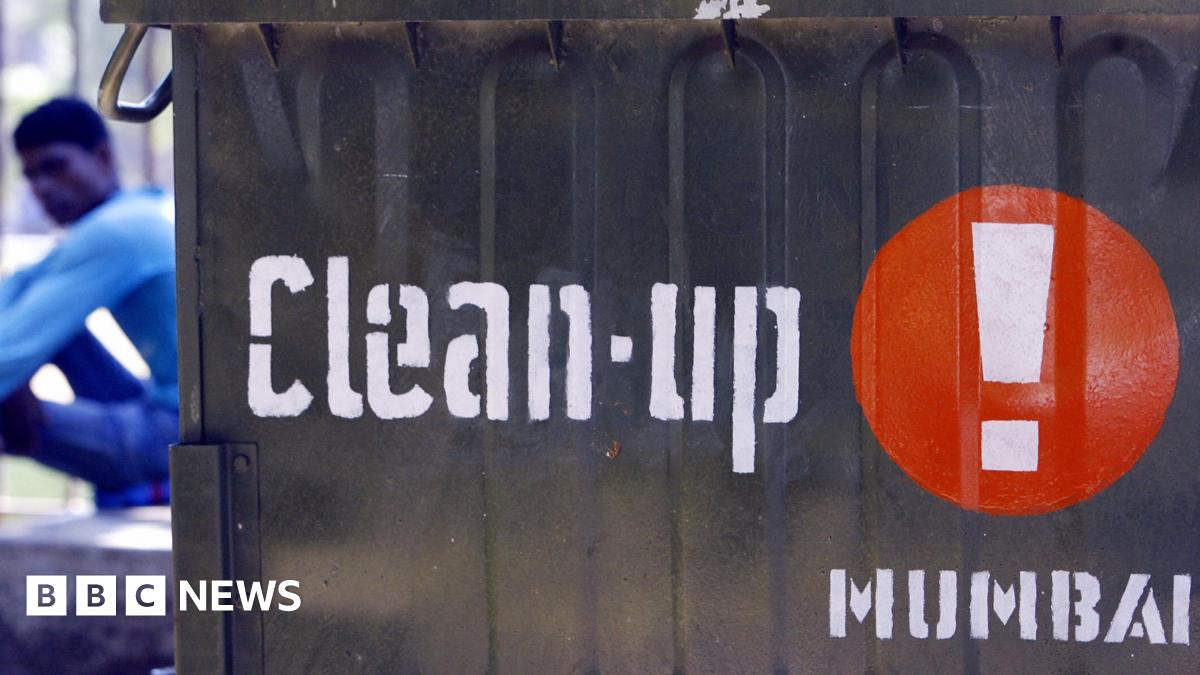 The activist tackling Mumbai's rubbish mountain - BBC News