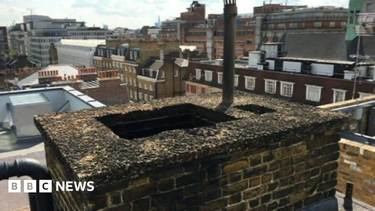 Man dies after falling into chimney near Marble Arch - BBC News
