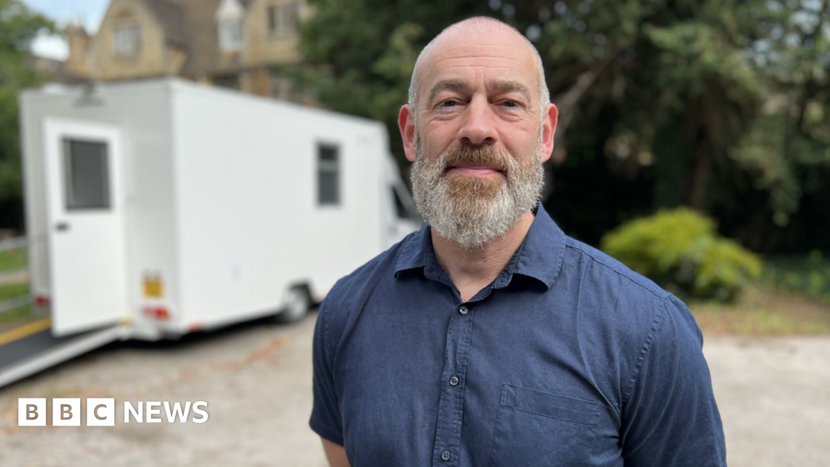 New mobile health hub to help Peterborough homeless people - BBC News