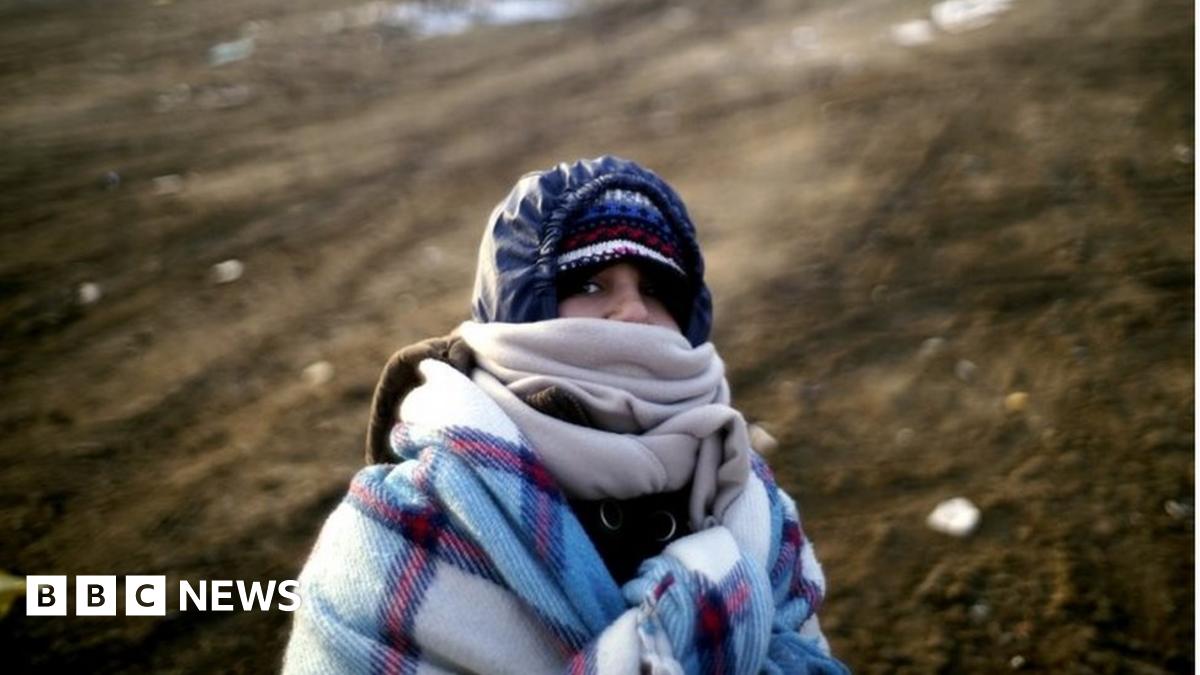 Migrant crisis: More than 10,000 children 'missing' - BBC News