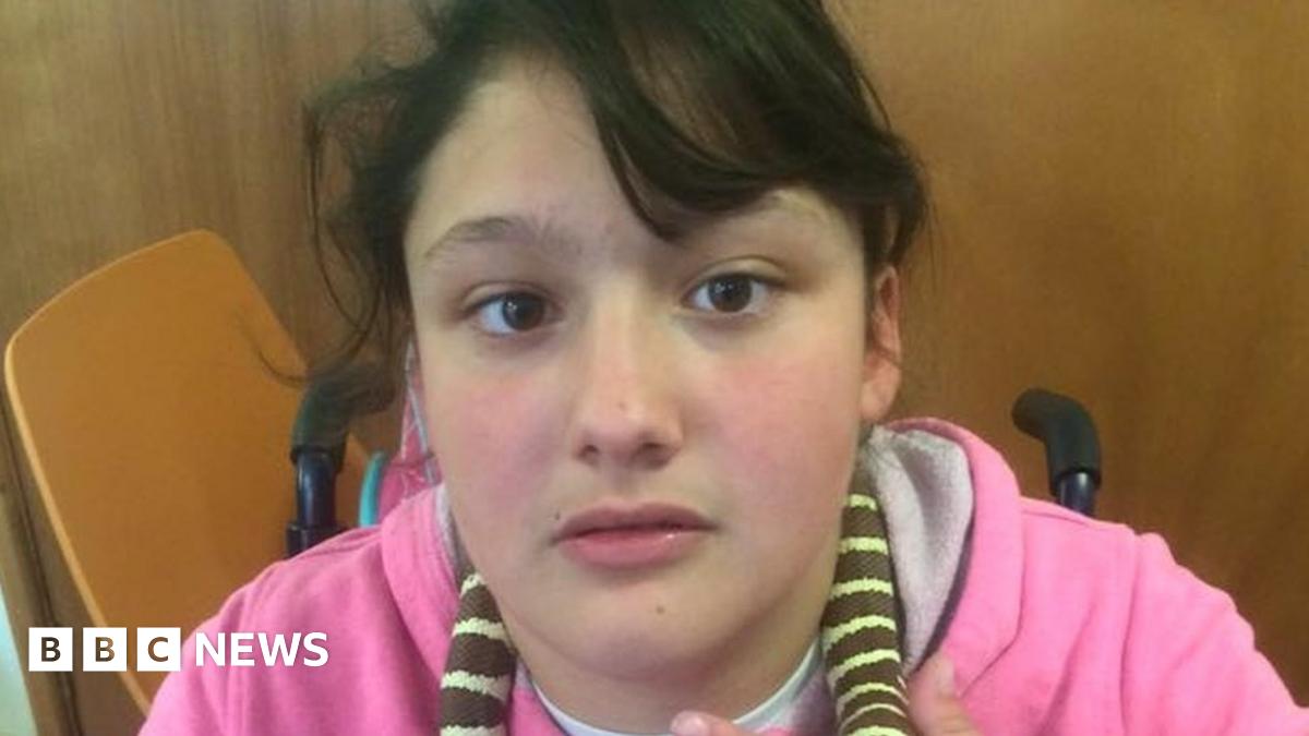 Kaylea Titford: Dad to blame for girl's death, court told - BBC News