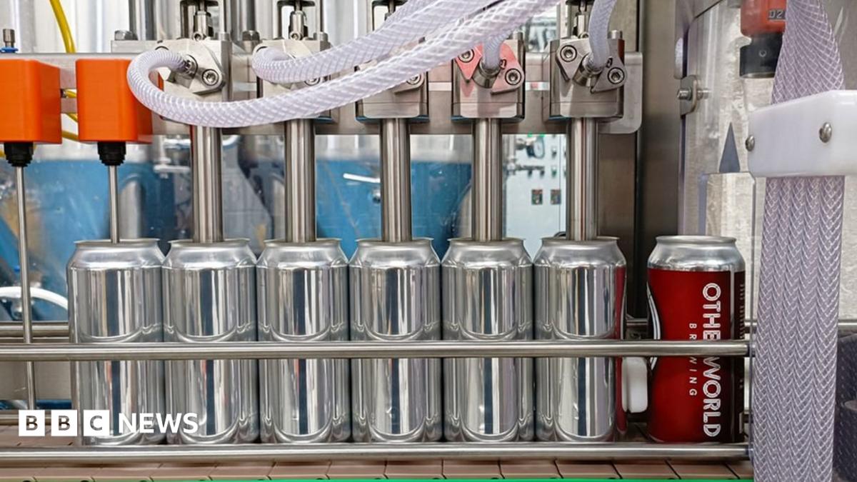 Scotland could pilot UK-wide deposit return scheme - BBC News