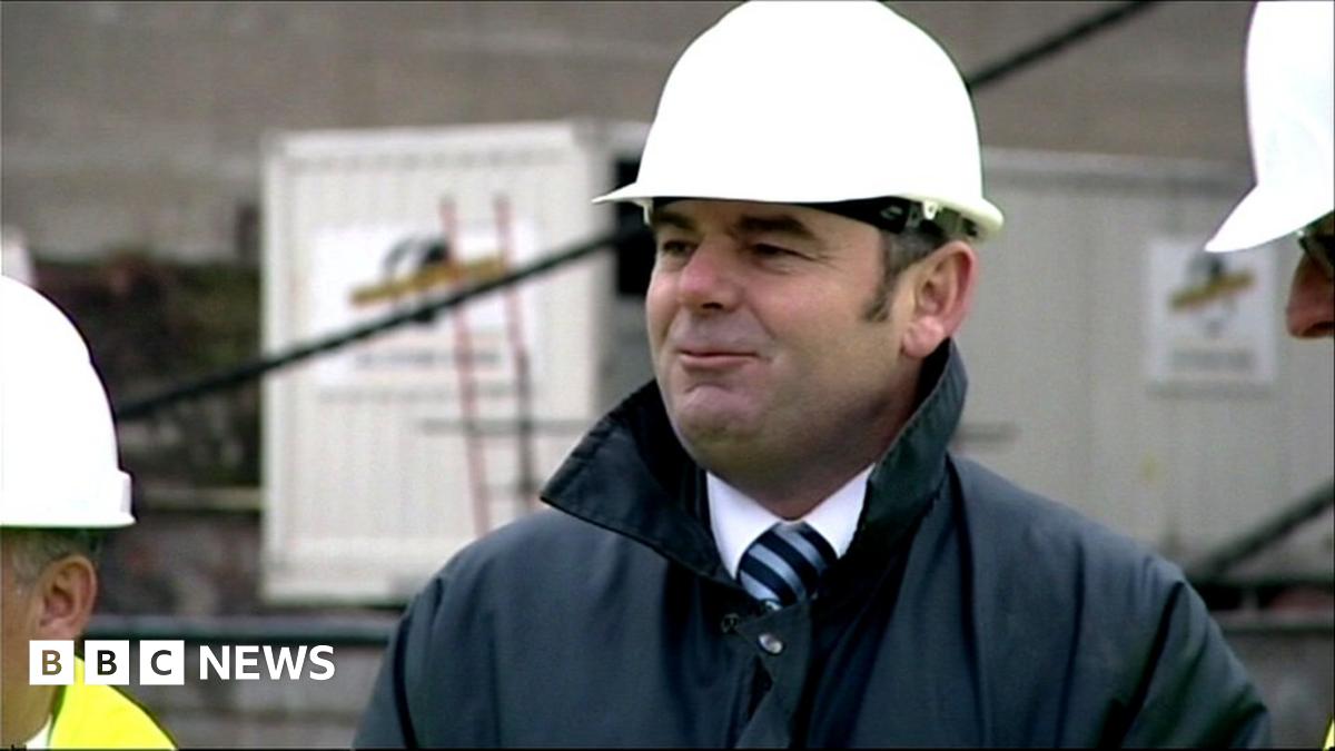 Cammell Laird boss sorry for 'Scouse stereotype' jibe - BBC News
