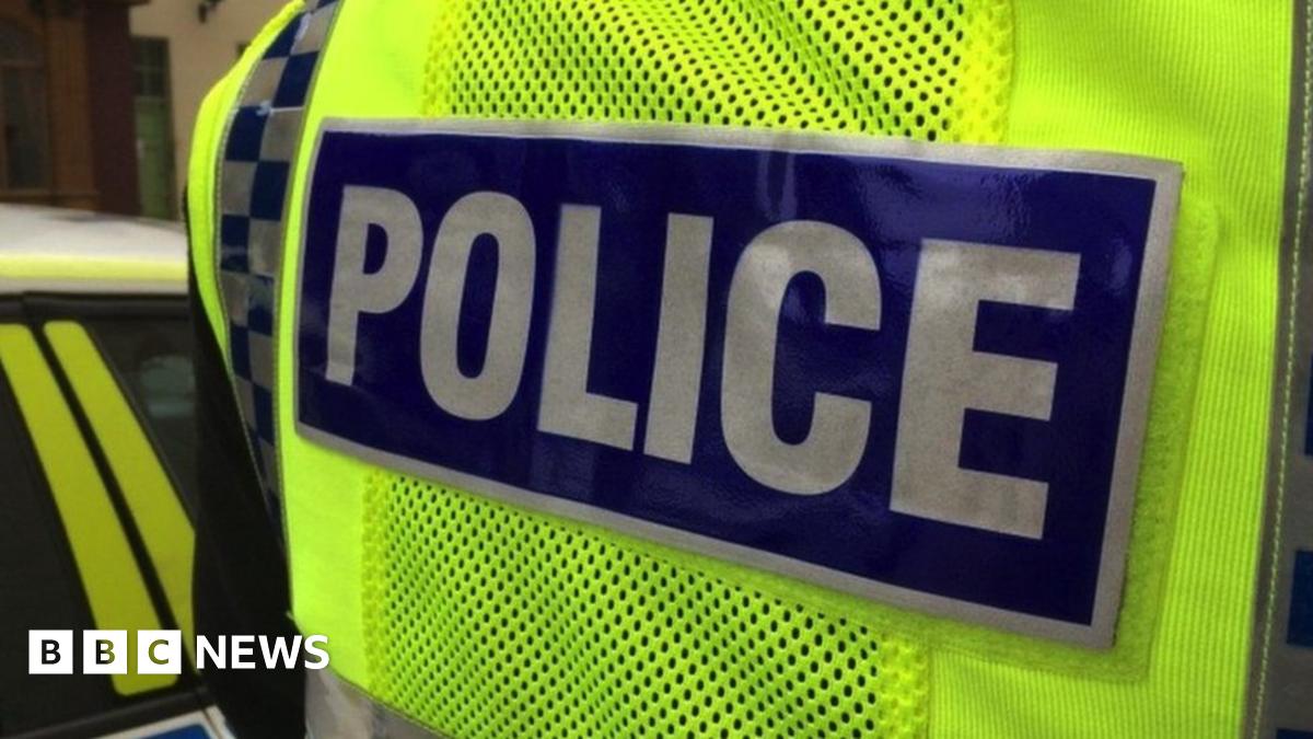 Man and woman dead following crash on A38 in Somerset - BBC News