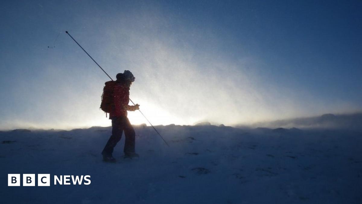 Wild shots: Images reveal winter in Scotland's hills - BBC News
