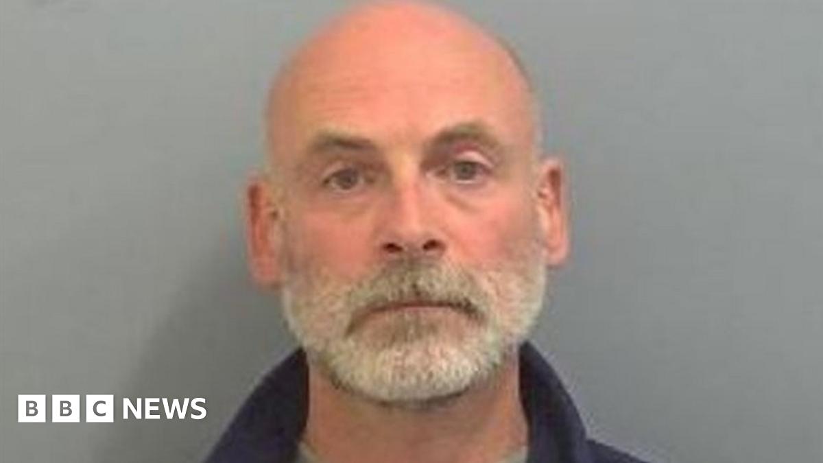 Jailed PC Nicholas Musto thrown out of police force - BBC News