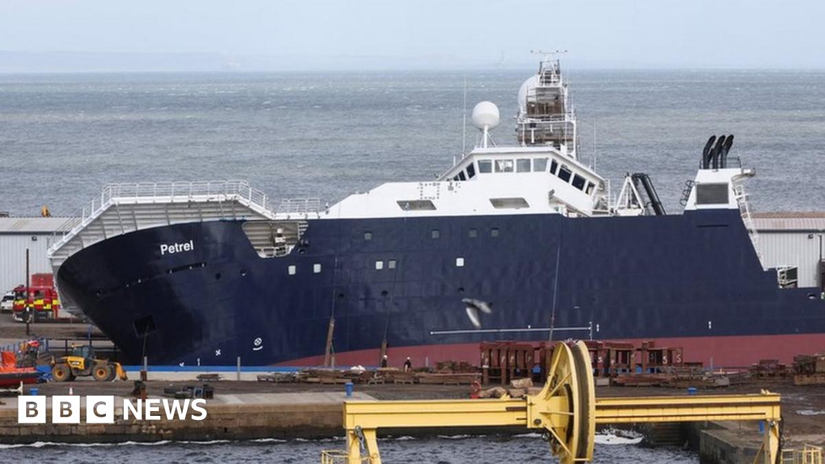 Toppled Edinburgh ship survivors 'still waiting' for answers - BBC News