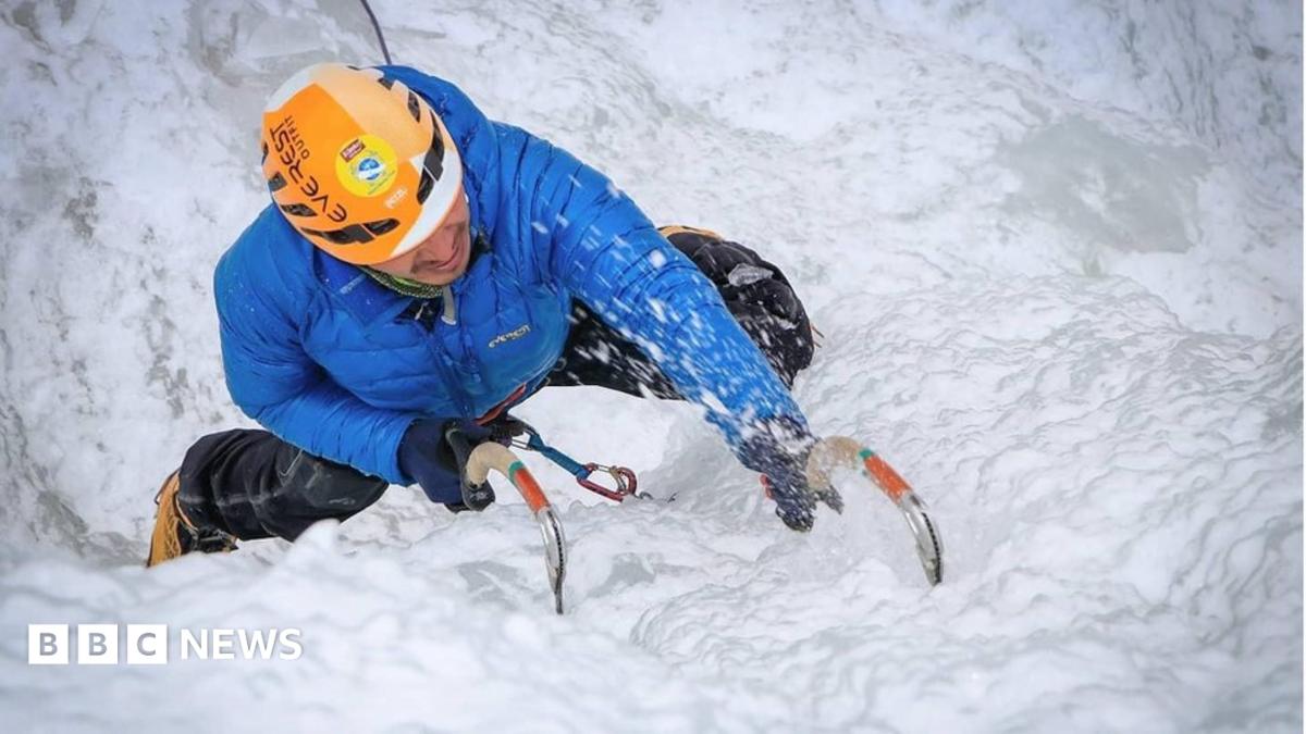 Ice climbing: The 'extreme sport' gaining popularity in India - BBC News