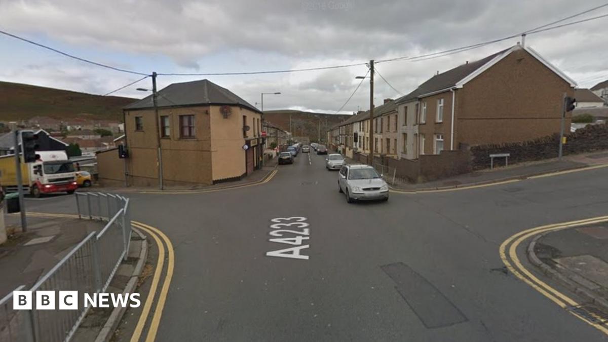 Porth crash leaves motorcyclist dead and passenger hurt - BBC News