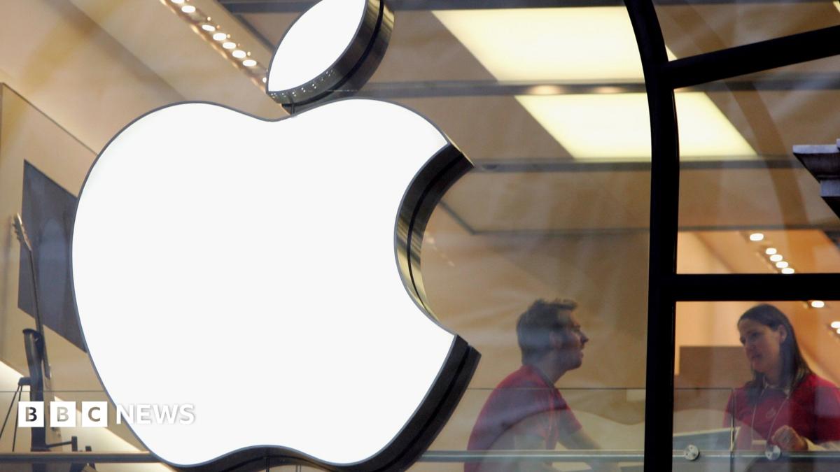 Apple sales boosted by apps and music - BBC News