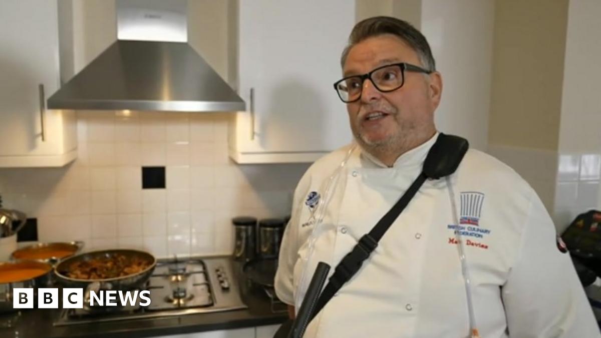 Midlands celebrity chefs team up to cook fundraising meal - BBC News