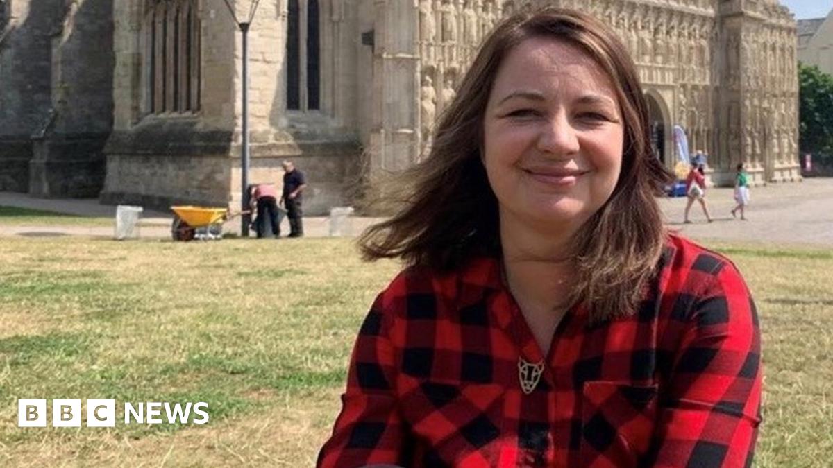 Top Labour councillor quits ahead of Exeter elections - BBC News