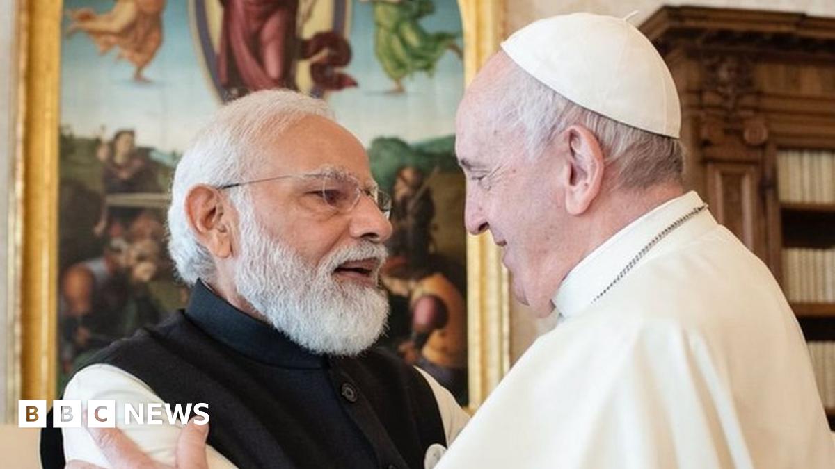 Indian PM Narendra Modi invites Pope for visit - BBC News