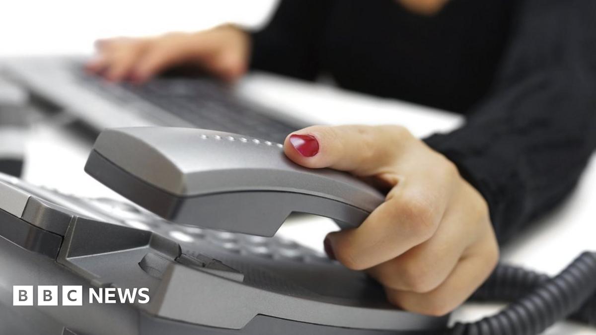 Hack lets phones 'eavesdrop and make premium calls' - BBC News