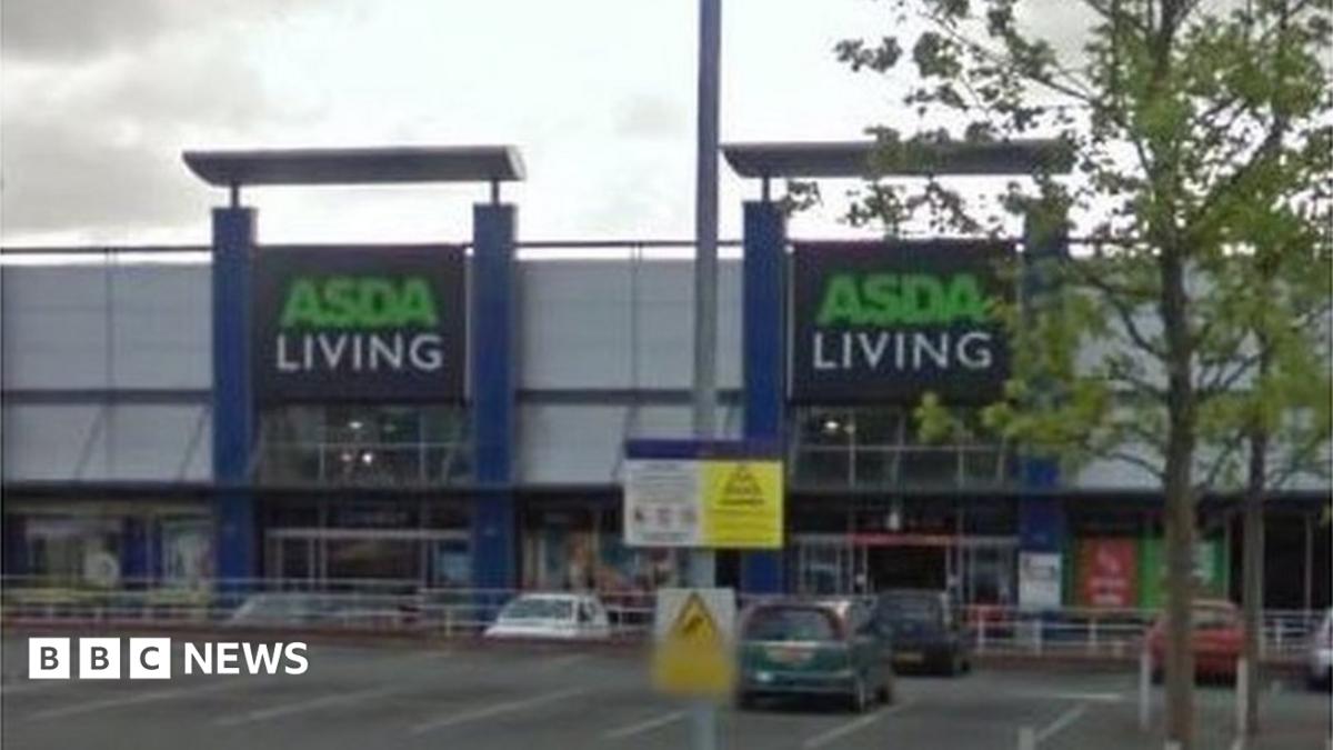 Manchester Asda brings in 'quiet hour' for autistic shoppers - BBC News