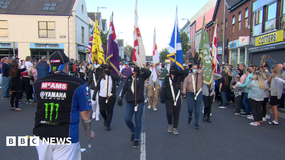 Police review Ards NI Protocol 'unnotified' parades footage - BBC News