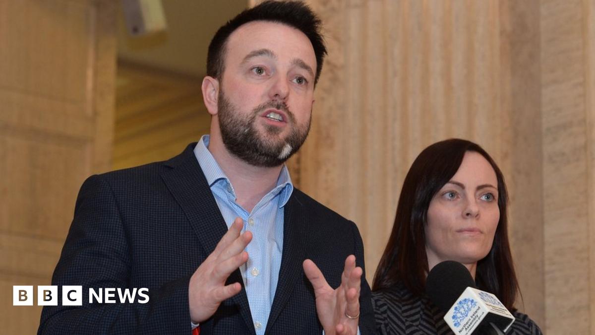 SDLP members support conscience vote on abortion matters - BBC News