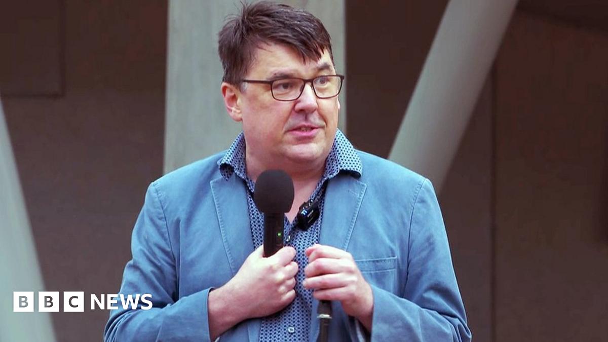 It was important to make a stand, says Graham Linehan - BBC News