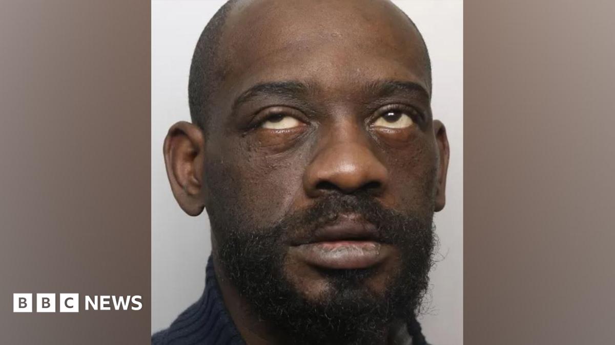 Leeds: Police appeal for help to trace ram raid suspect - BBC News