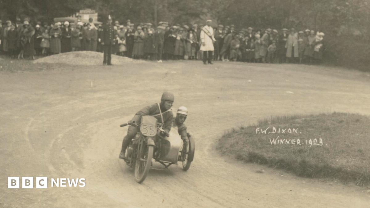Isle of Man TT: 100 years since the start of sidecar racing - BBC News