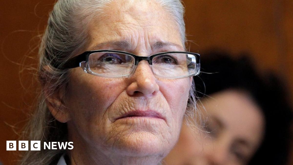 Leslie Van Houten, former Manson follower, may be paroled after 40 years - BBC News