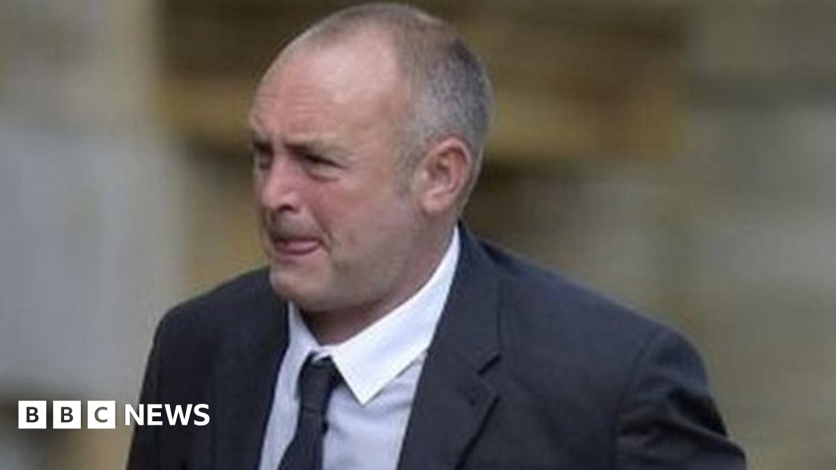 American bulldog breeder Stephen Potts jailed over dog attack - BBC News