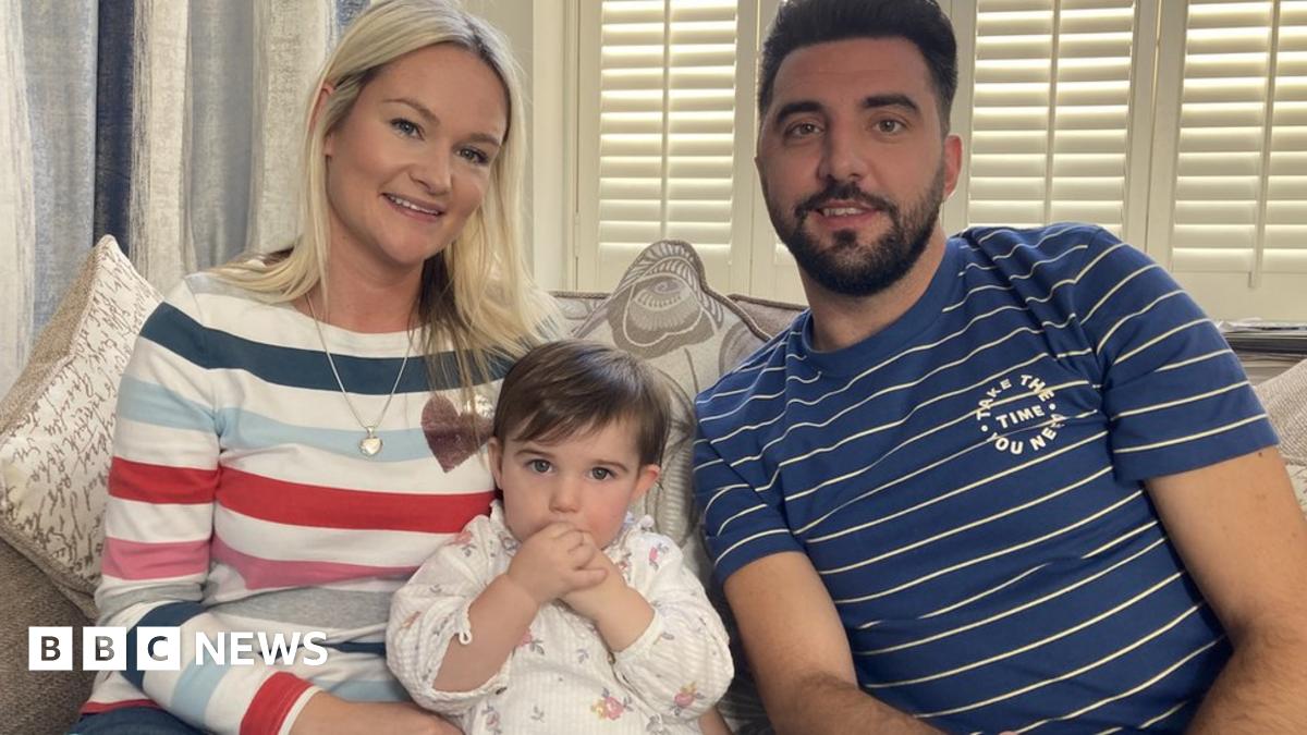 Cancer: Couple raising £250k to treat brain tumour - BBC News