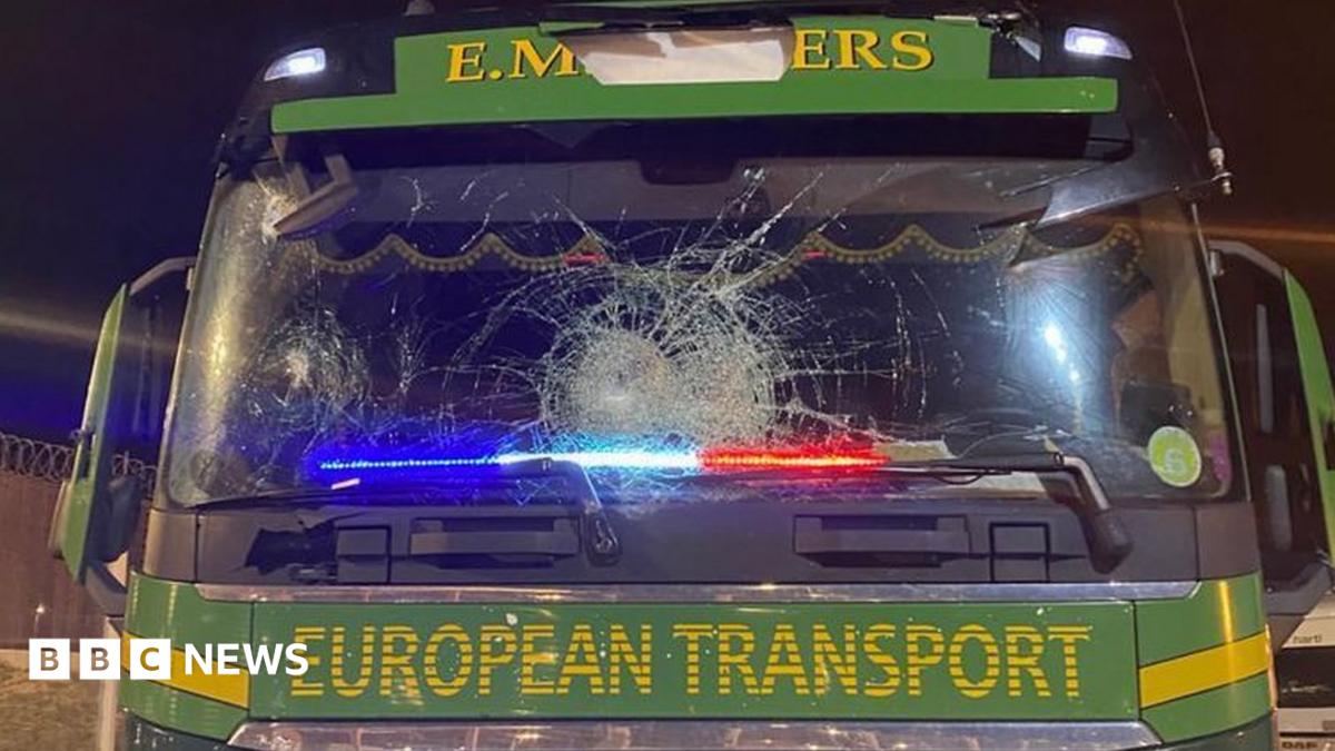 Northamptonshire lorry driver 'shaken' after Calais attack - BBC News