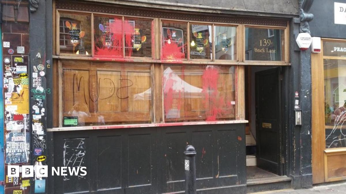 Cereal cafe defended by Boris Johnson after gentrification demo - BBC News