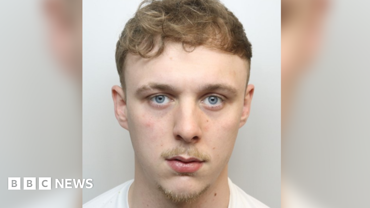 Trowbridge man jailed after deliberately driving into two people - BBC News