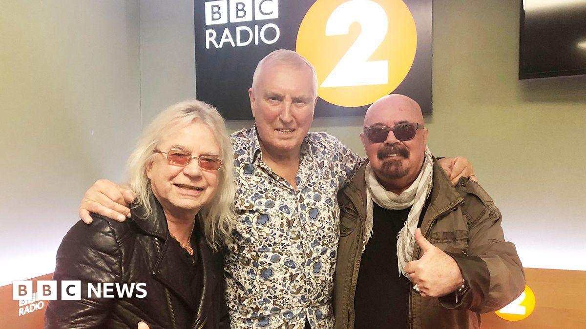 Tony Clarkin: Magnum founder dies just days before album release - BBC News