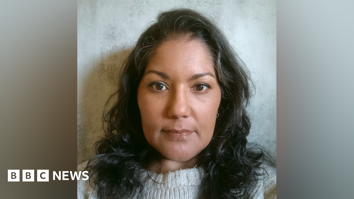 Bridport Prize winner Ruth Bushi 'almost gave up writing' - BBC News