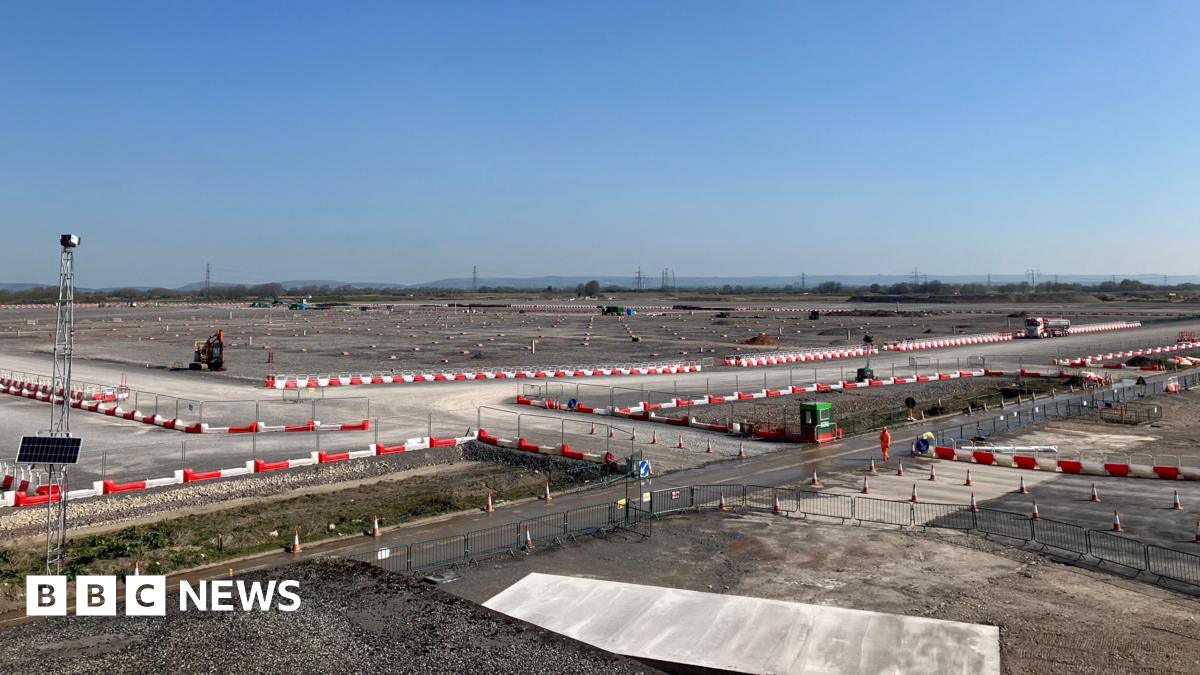 New M5 junction to be built in plans for Somerset gigafactory - BBC News