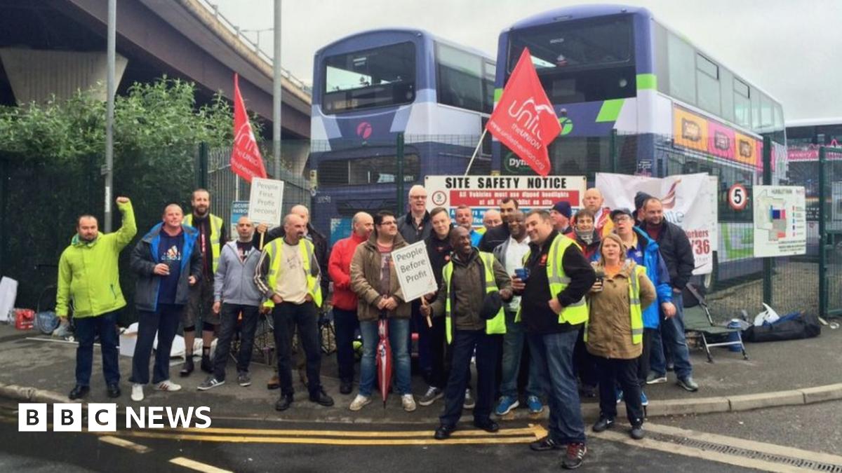 Leeds bus strike starts after pay offer rejected - BBC News