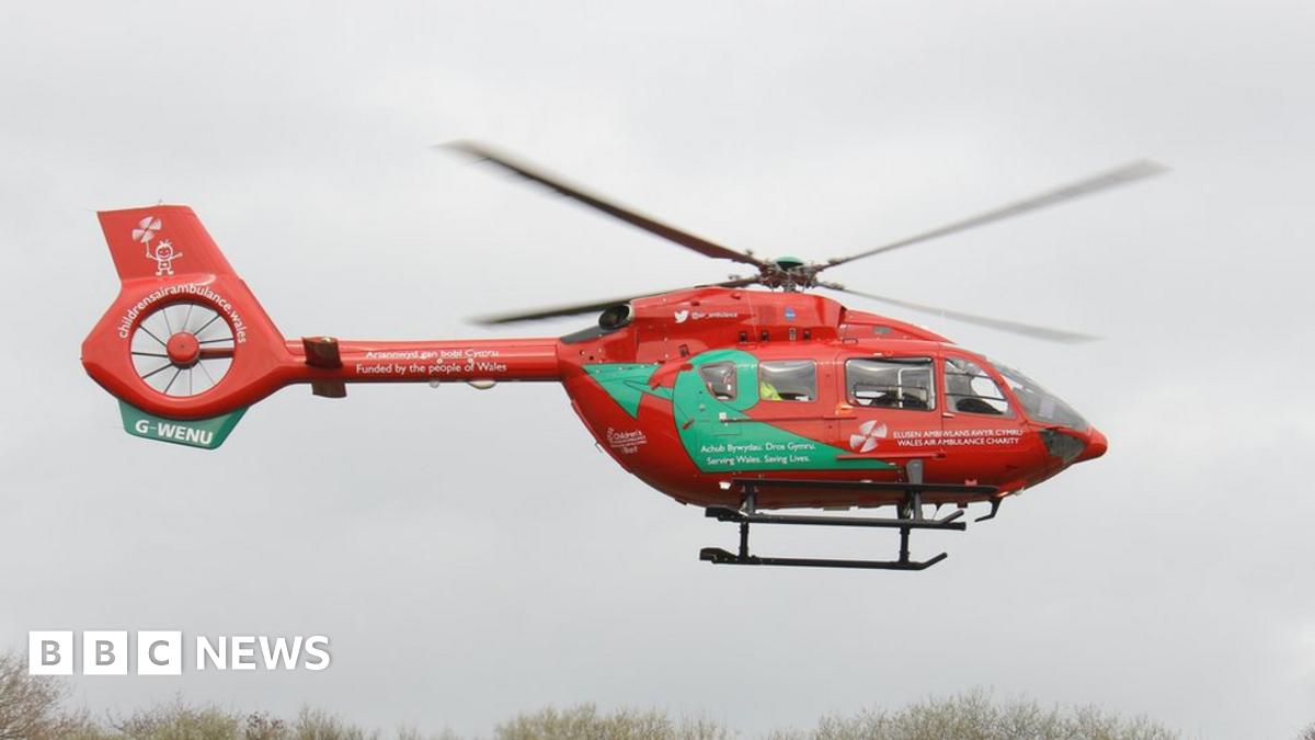 Motorist airlifted to hospital after Brecon Beacons crash - BBC News