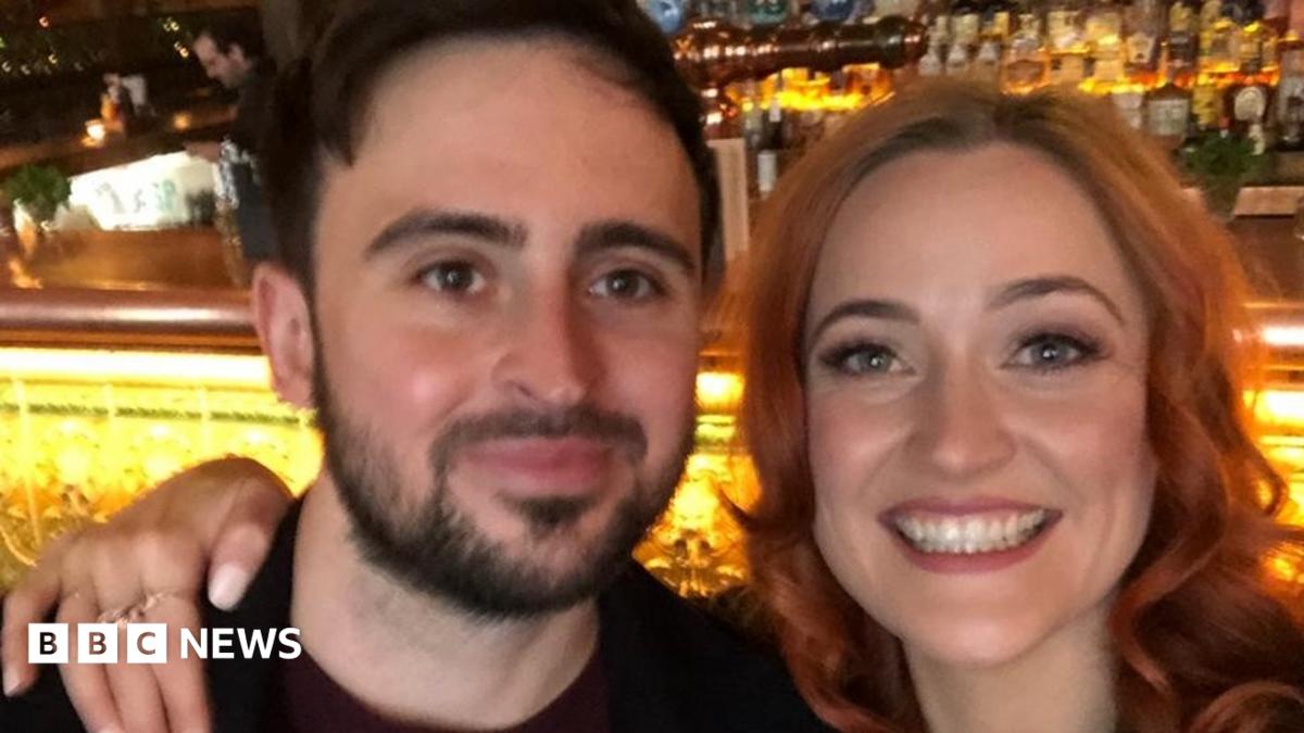 The Thursday dating app that only works one day a week - BBC News