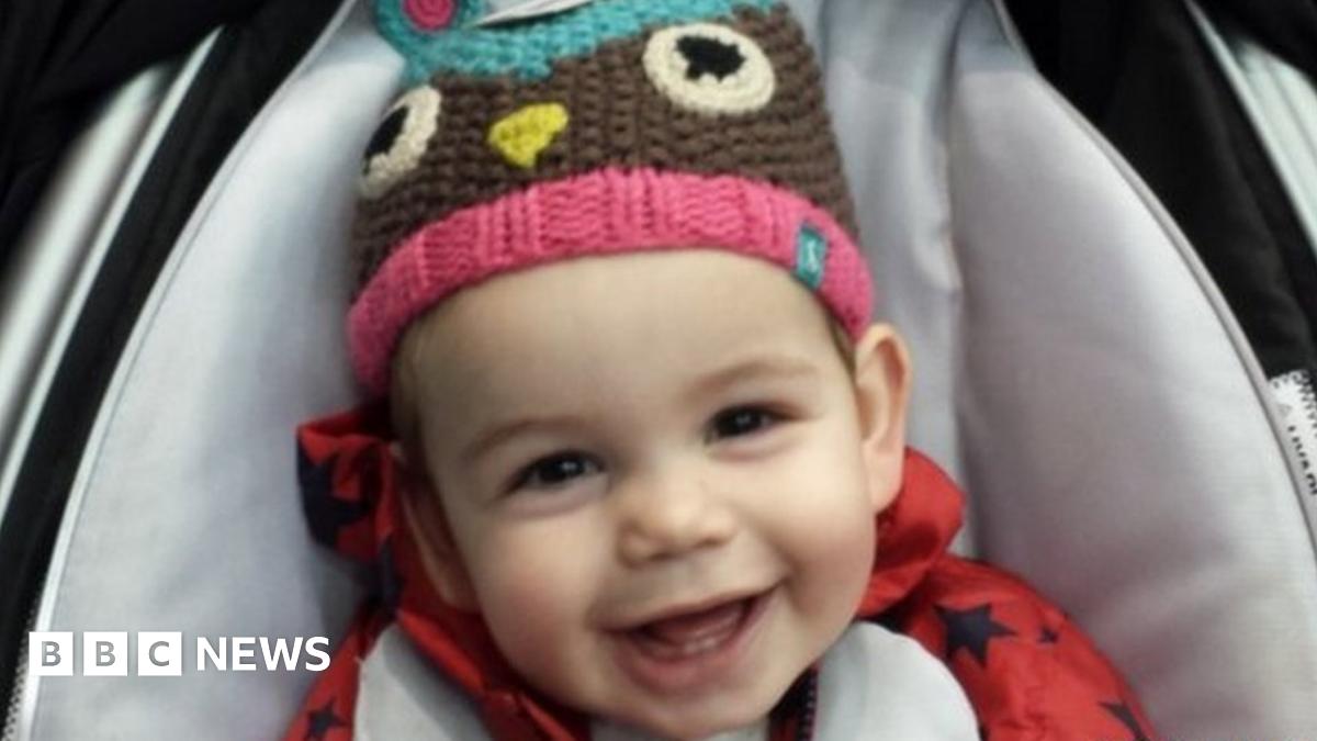 Hunt apologises for NHS failings over baby death - BBC News