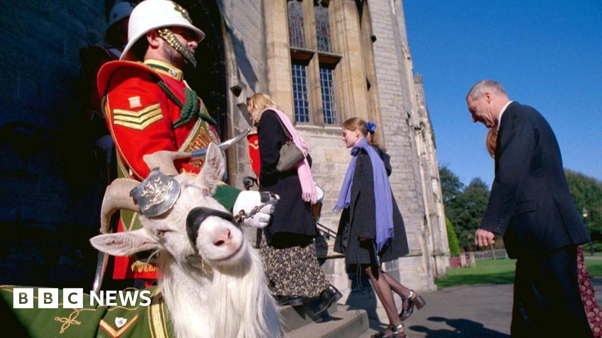 The Royal Welsh: One of the Army's oldest regiments is 300 - BBC News