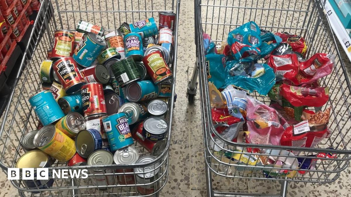 Tesco to ditch plastic-wrap for multipack tins - BBC News