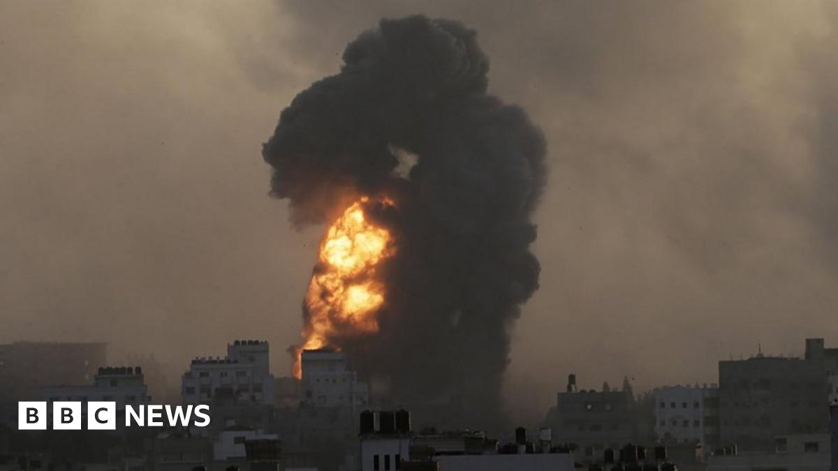 Israel says Hamas stages hit-and-run attacks from tunnels - BBC News
