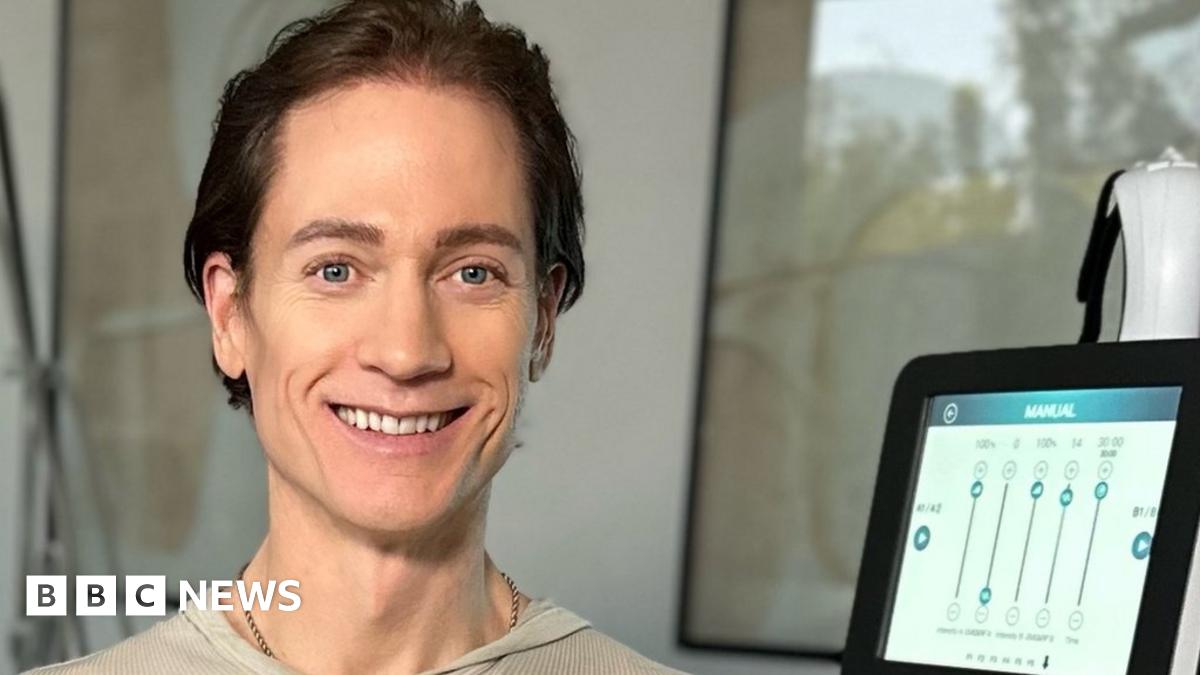 The tech entrepreneur betting he can get younger - BBC News